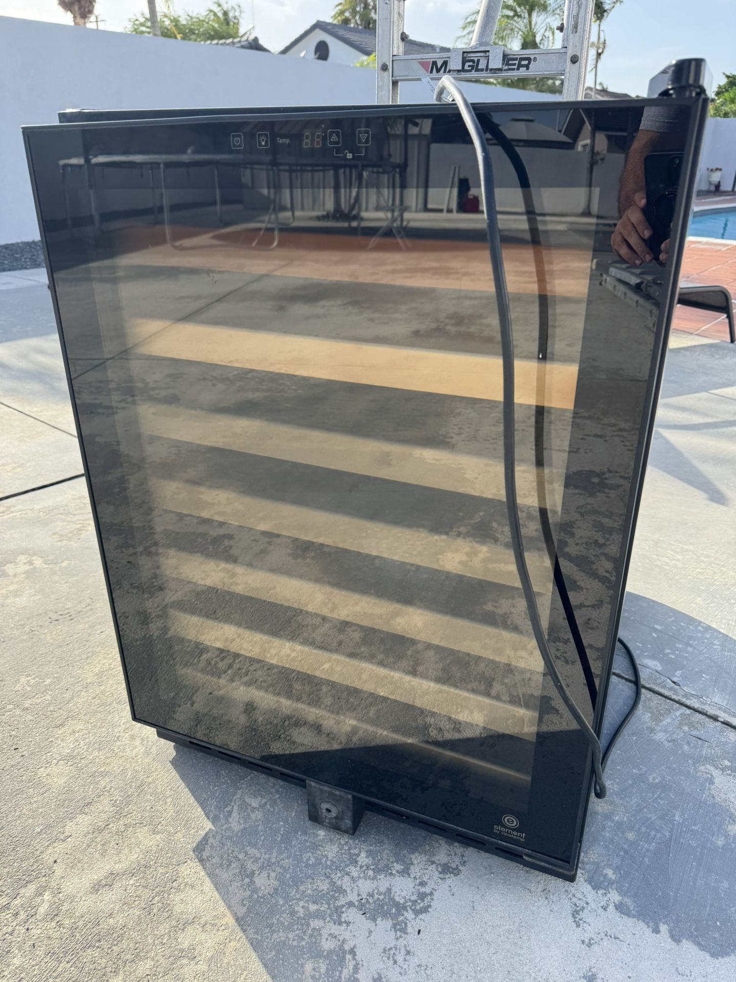 Really Nice Wine Cooler! for Sale in Miami, FL - OfferUp