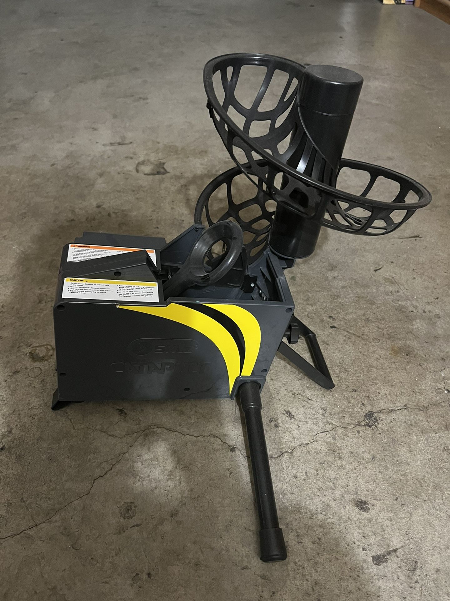 SKLZ Toss Machine for Sale in Fullerton, CA - OfferUp