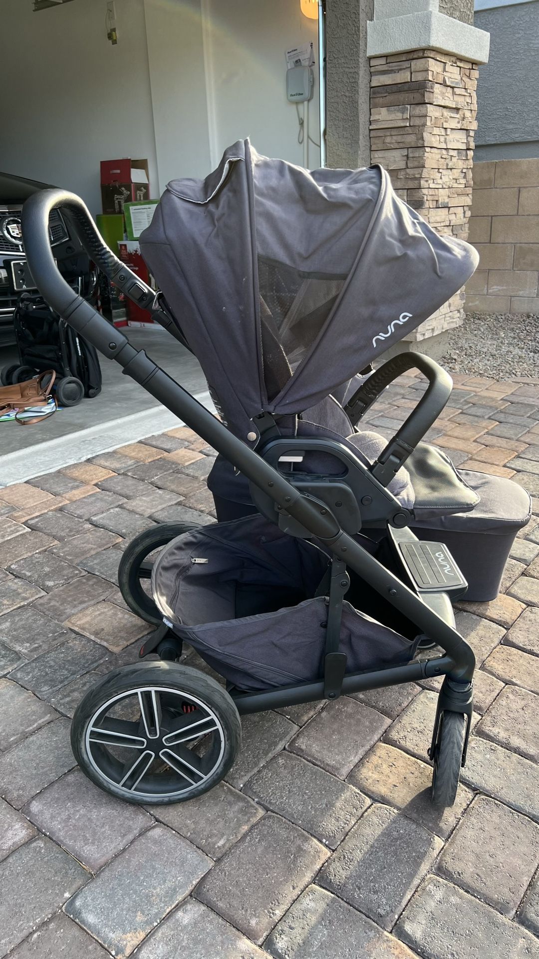 Nuna Mixx 2 Stroller System w/ Carry Cot for Sale in Las Vegas, NV - OfferUp