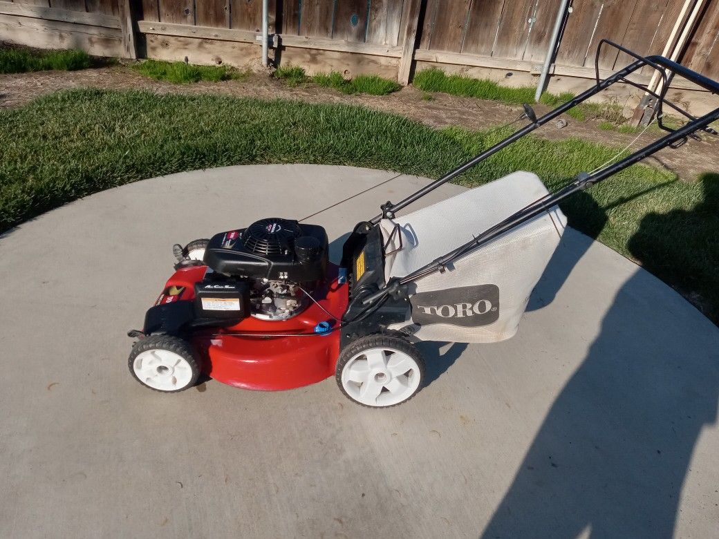 Toro PUSH Mower for Sale in Visalia, CA - OfferUp