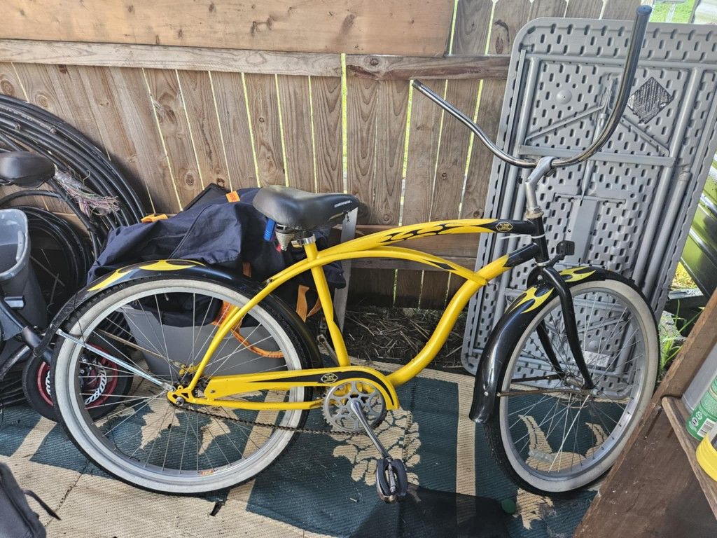 Mike Hard Lemonade Bike LIMITED EDITION for Sale in Auburndale, FL ...