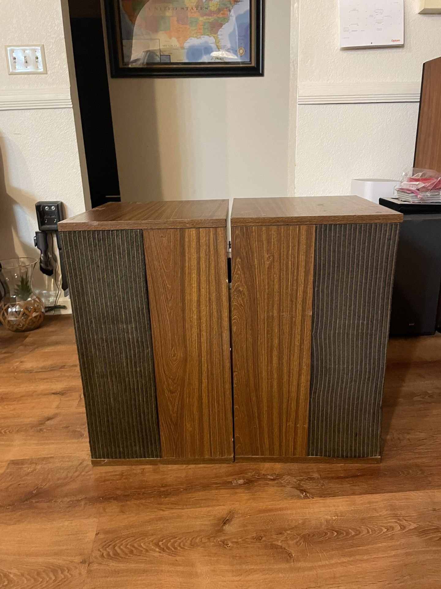 Bose 501 series 4 direct/ reflecting speaker (pair) for Sale in Peoria ...