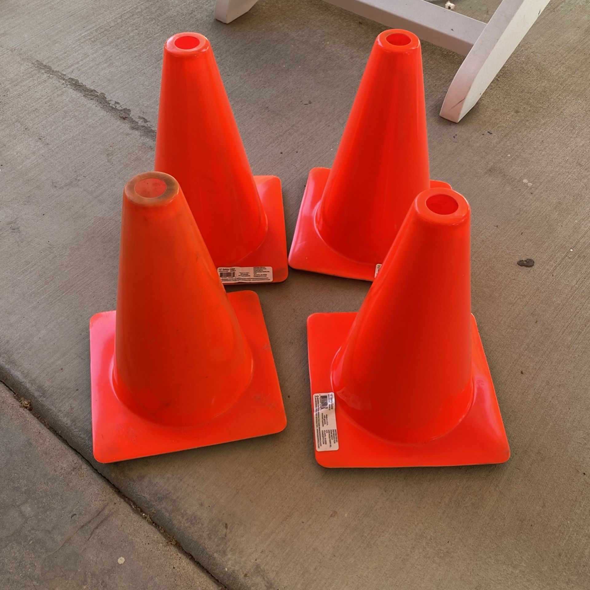 12 Inch Safety Cone (4) for Sale in Phoenix, AZ - OfferUp