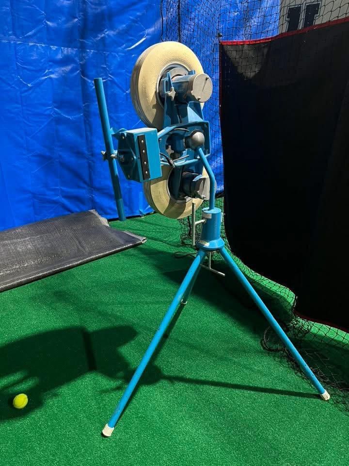 Jugs Pitching Machine for Sale in Long Beach, WA - OfferUp