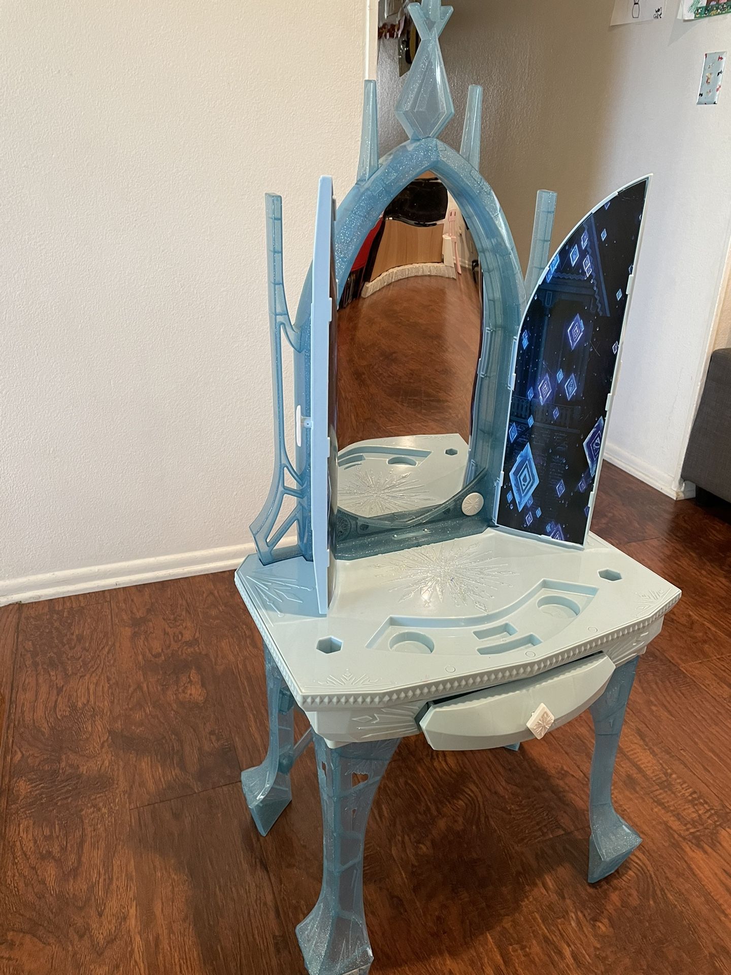 Disney Vanity With Mirror
