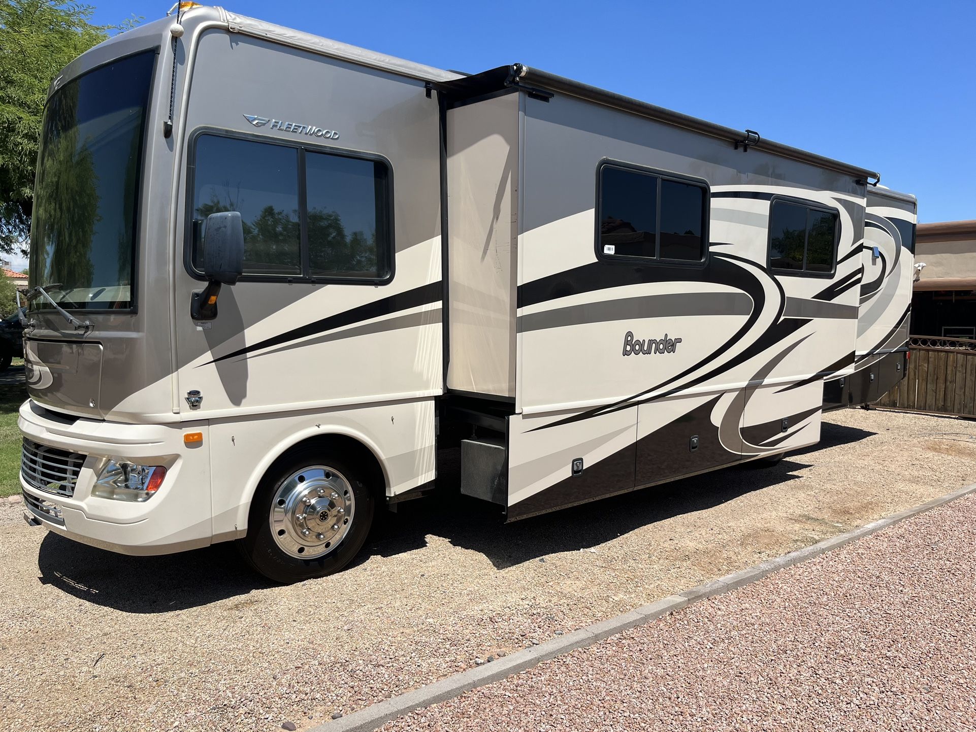 2014 Fleetwood Bounder 35K for Sale in Tempe, AZ - OfferUp