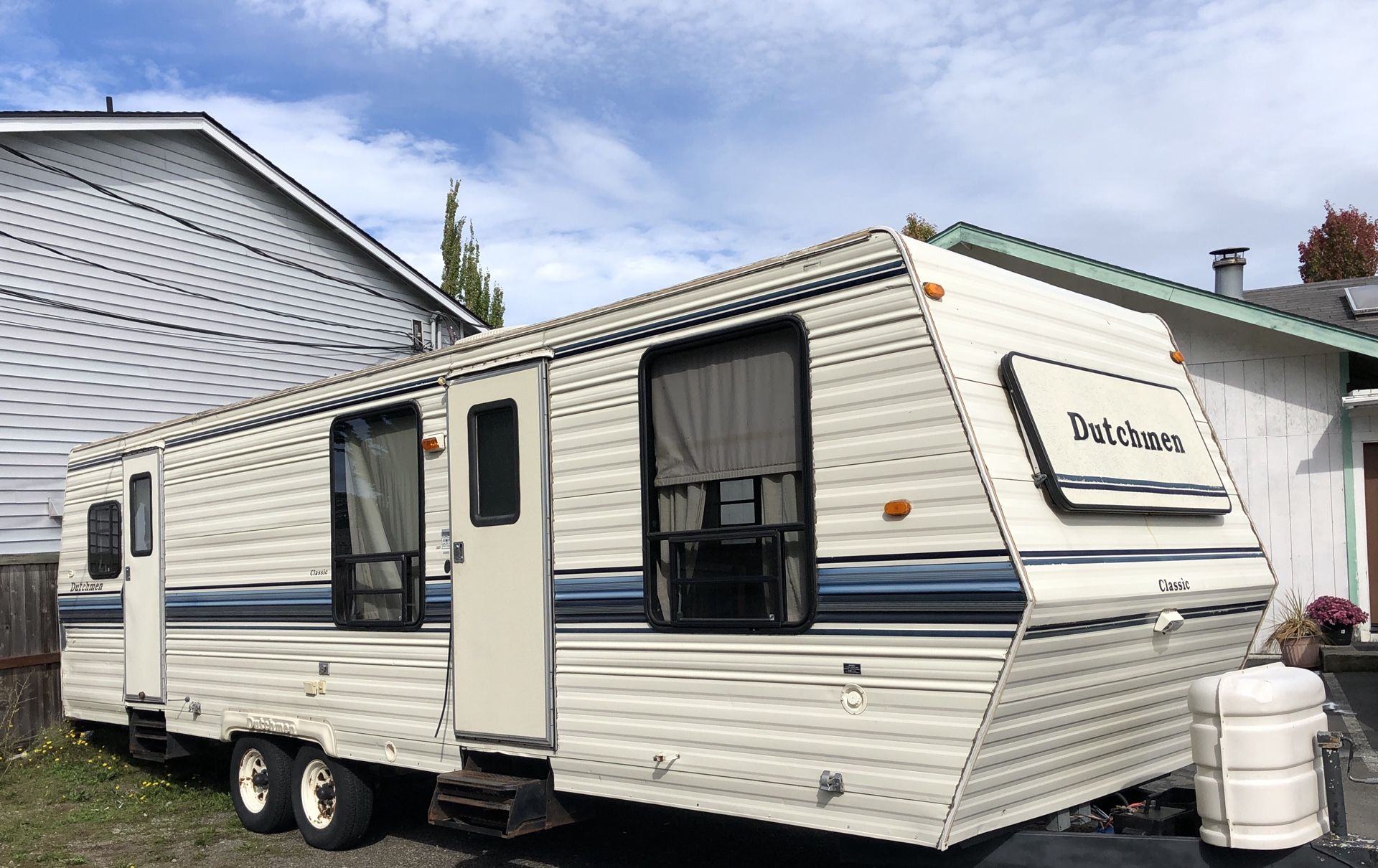 1992 32FT Dutchmen classic travel trailer for Sale in Tacoma, WA - OfferUp