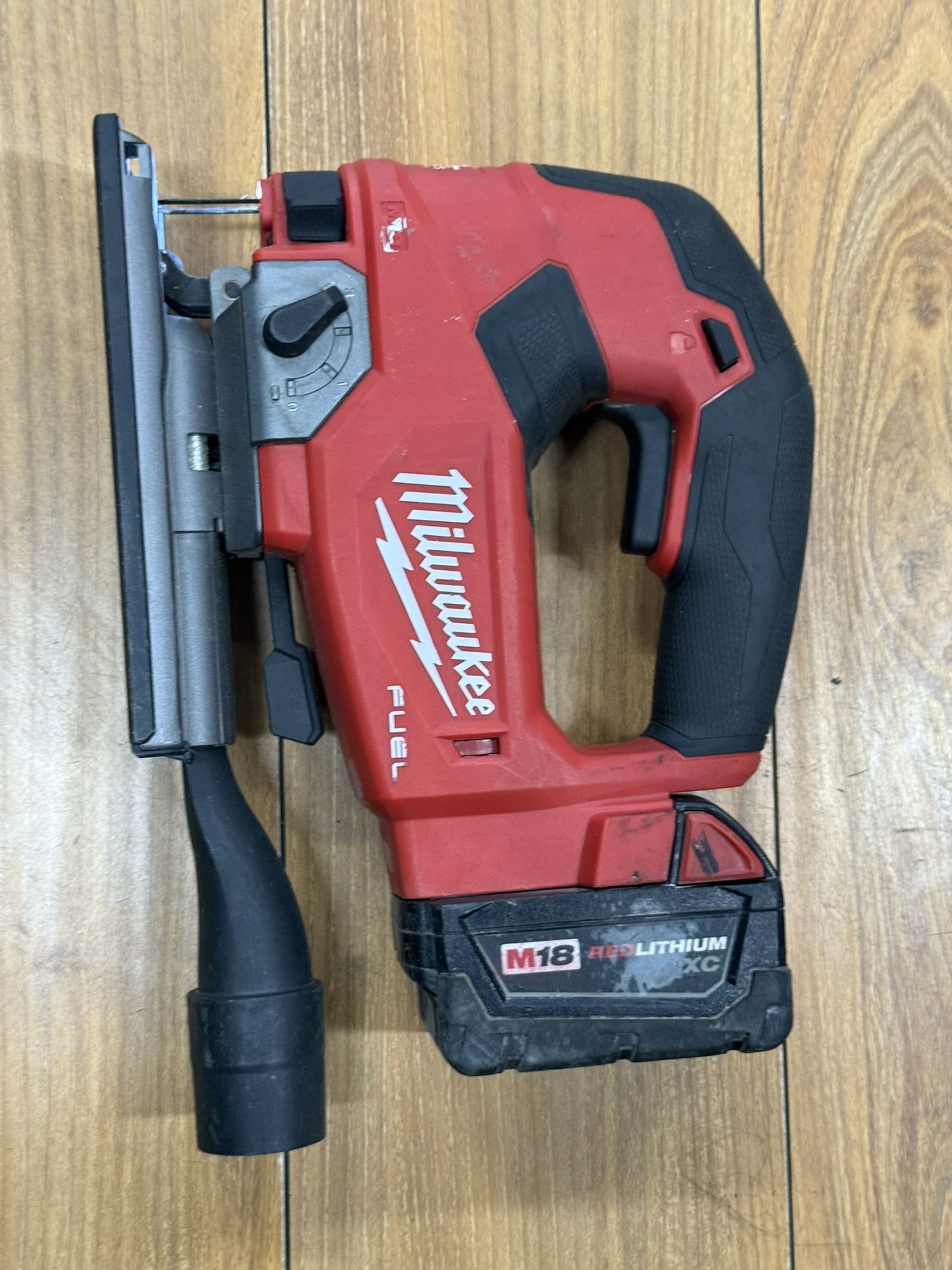 Milwaukee 2737-20 Jig Saw M18 Tool With XC Battery for Sale in Los ...