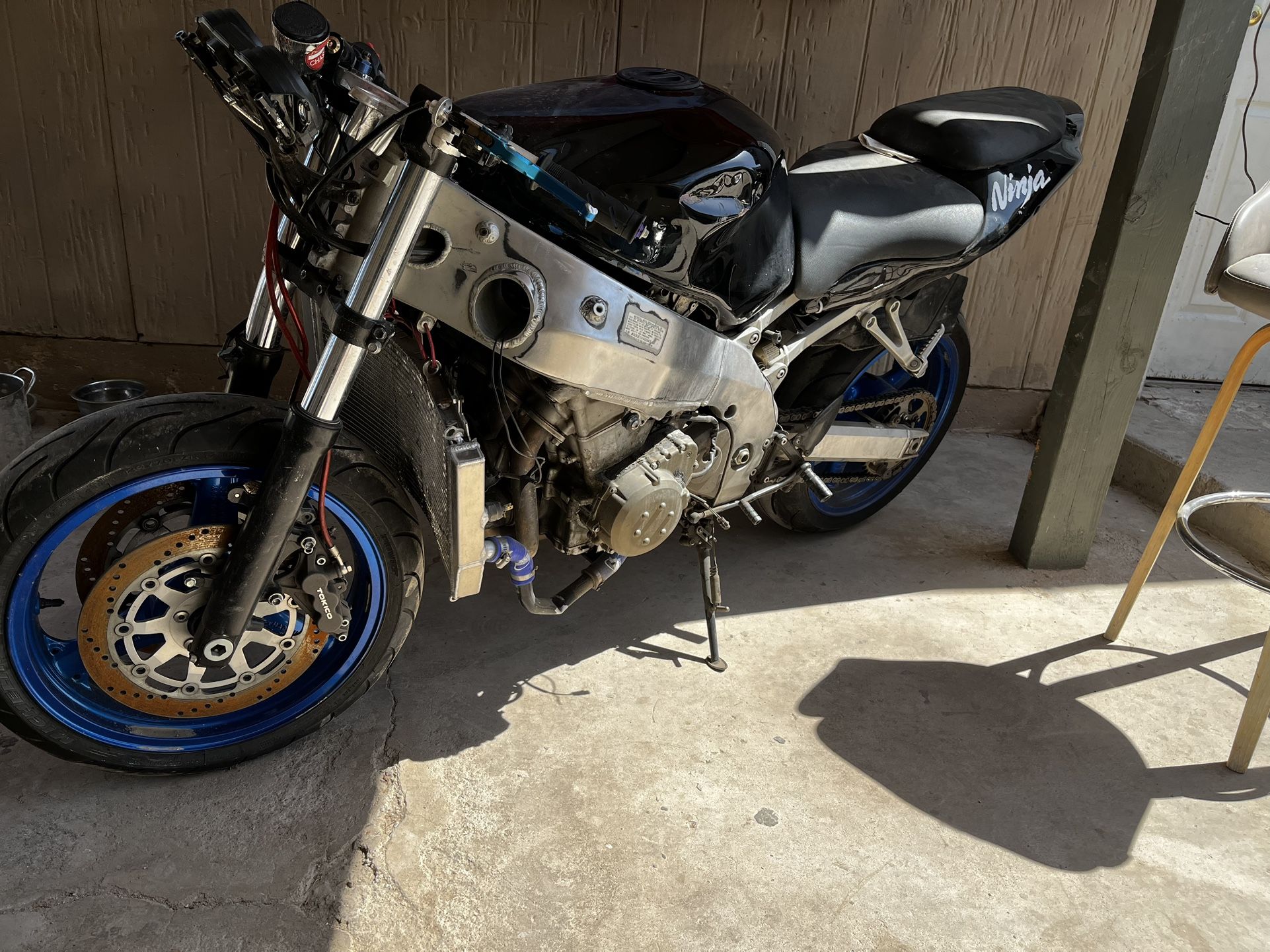 2001 Kawasaki Ninja Zx9r for Sale in Las Vegas, NV - OfferUp