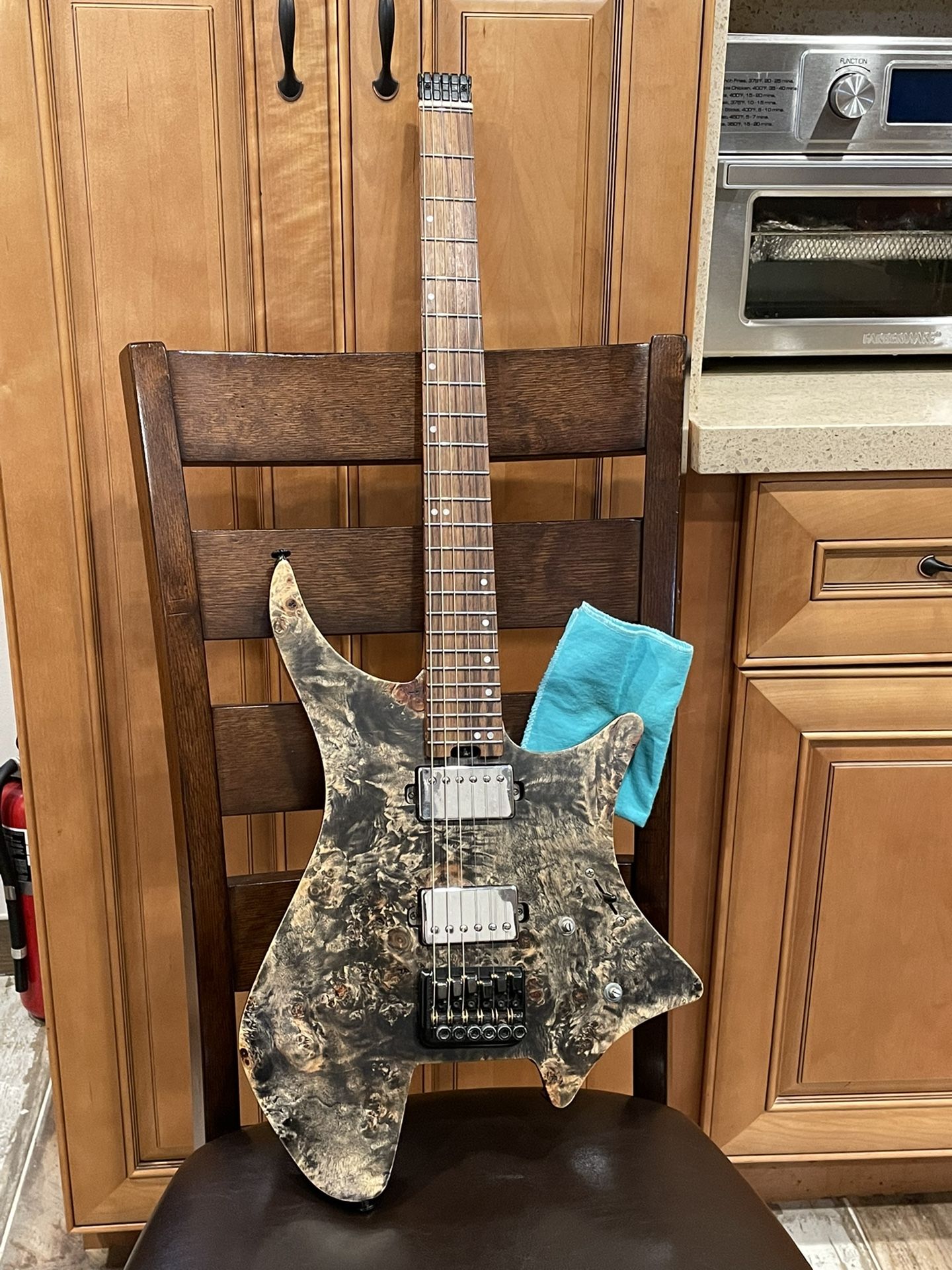 Eart Headless Guitar for Sale in West Covina, CA - OfferUp