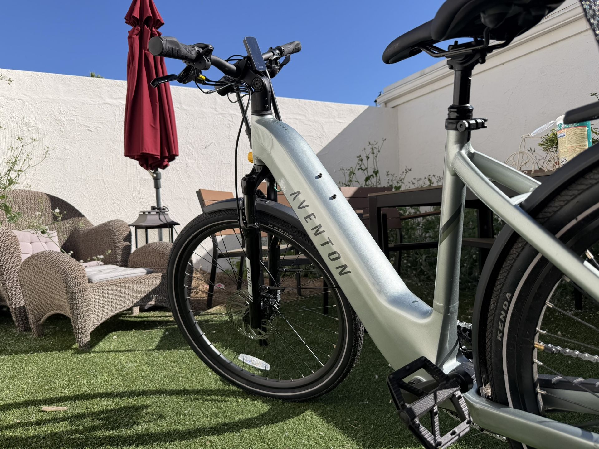 Aventon E-bike [Level 3 Step-Through, Large Frame, Barely Used] [Bike ...