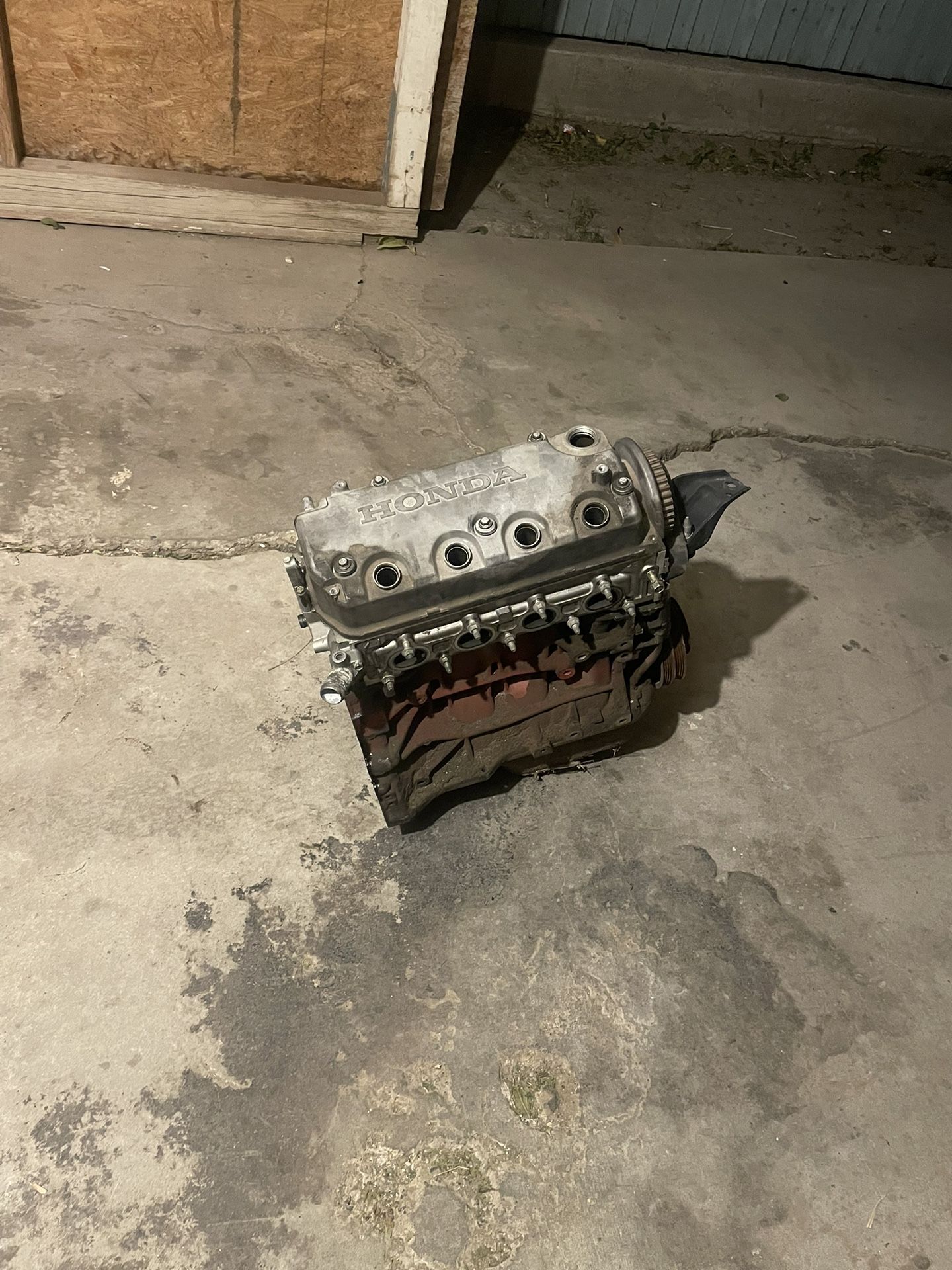 D16y7 Motor With D16Y8 Vtec Head for Sale in El Paso, TX - OfferUp