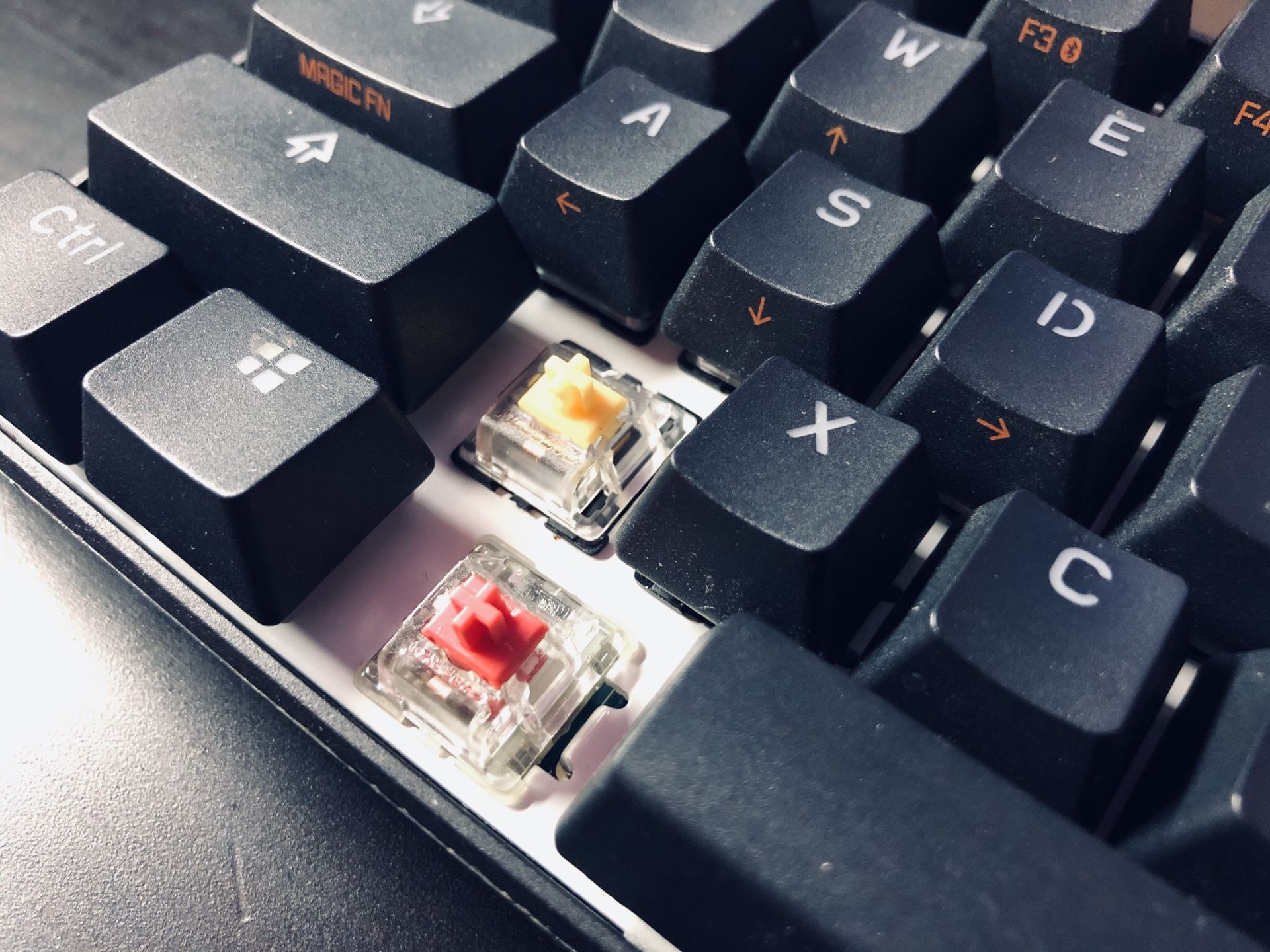 Custom Anne Pro 2 Mechanical Keyboard w/ Lubed Switches for Sale in ...