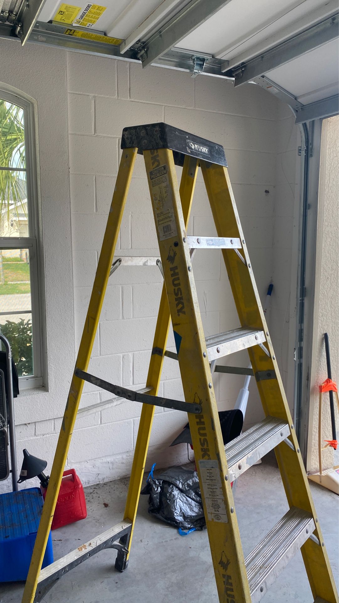 Husky Step Ladder Aluminum 6 ft for Sale in Kissimmee, FL - OfferUp