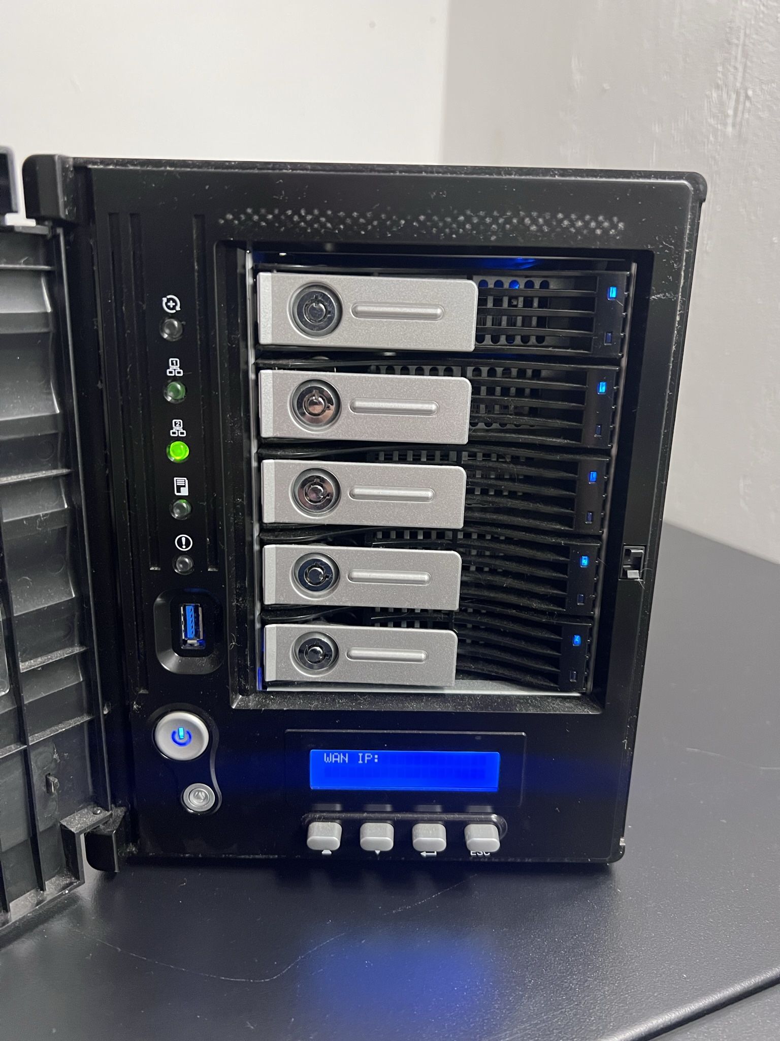 NAS 5TB Thecus N5550 for Sale in Houston, TX - OfferUp