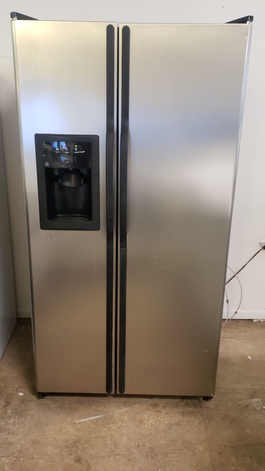 Ge stainless steel fridge for Sale in San Antonio, TX - OfferUp