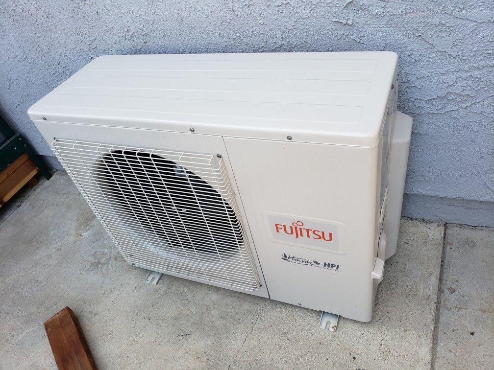 Fujitsu 3 zone mini split 2-ton for Sale in Santa Paula, CA - OfferUp