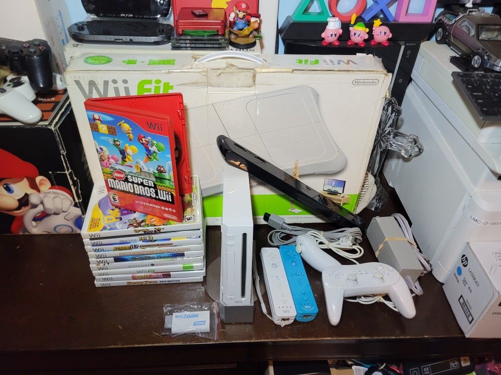 Nintendo Wii Super Mario Bros Bundle With 10 Games for Sale in San ...