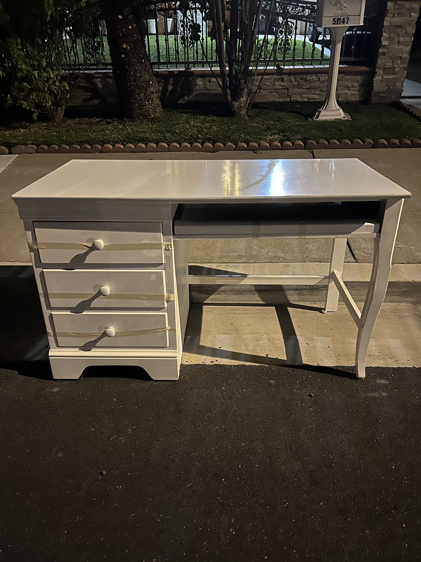 Free Stanley Furniture Computer Desk for Sale in San Gabriel, CA - OfferUp