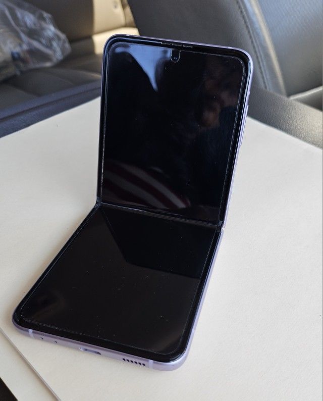 Samsung Galaxy Zflip3 for Sale in San Elizario, TX - OfferUp