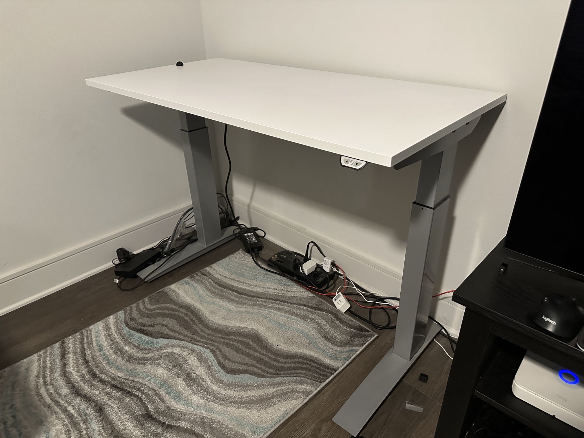 Humanscale Height Adjustable Sit/Stand Work Desk for Sale in Frisco, TX ...