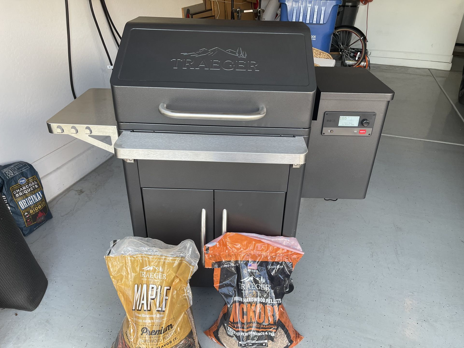 Treager Smoker Grill - Silverton 620 WiFi Pellet Grill - Like New for ...