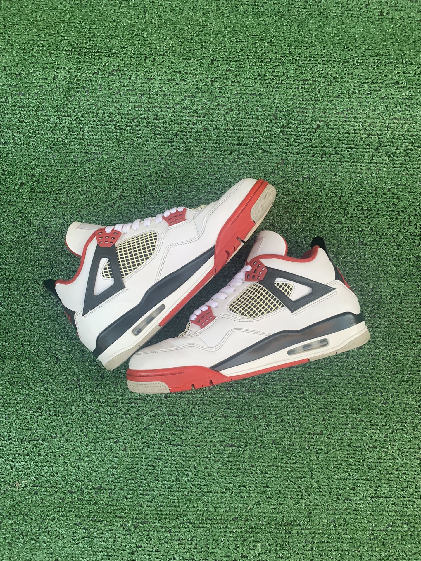 Jordan 4 Fire Red Size 10 for Sale in Ontario, CA - OfferUp