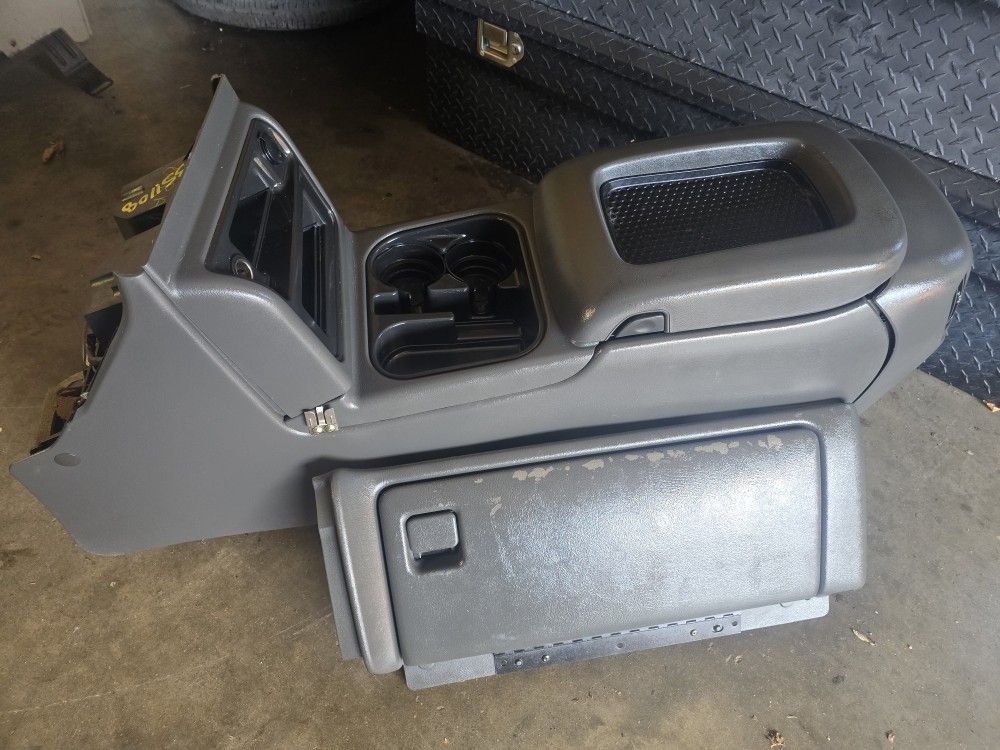 Chevrolet Center CONSOLE for Sale in Dallas, TX - OfferUp