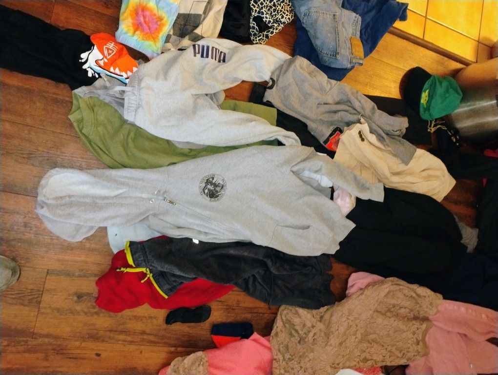 Lots Of Good Clothes for Sale in San Diego, CA - OfferUp