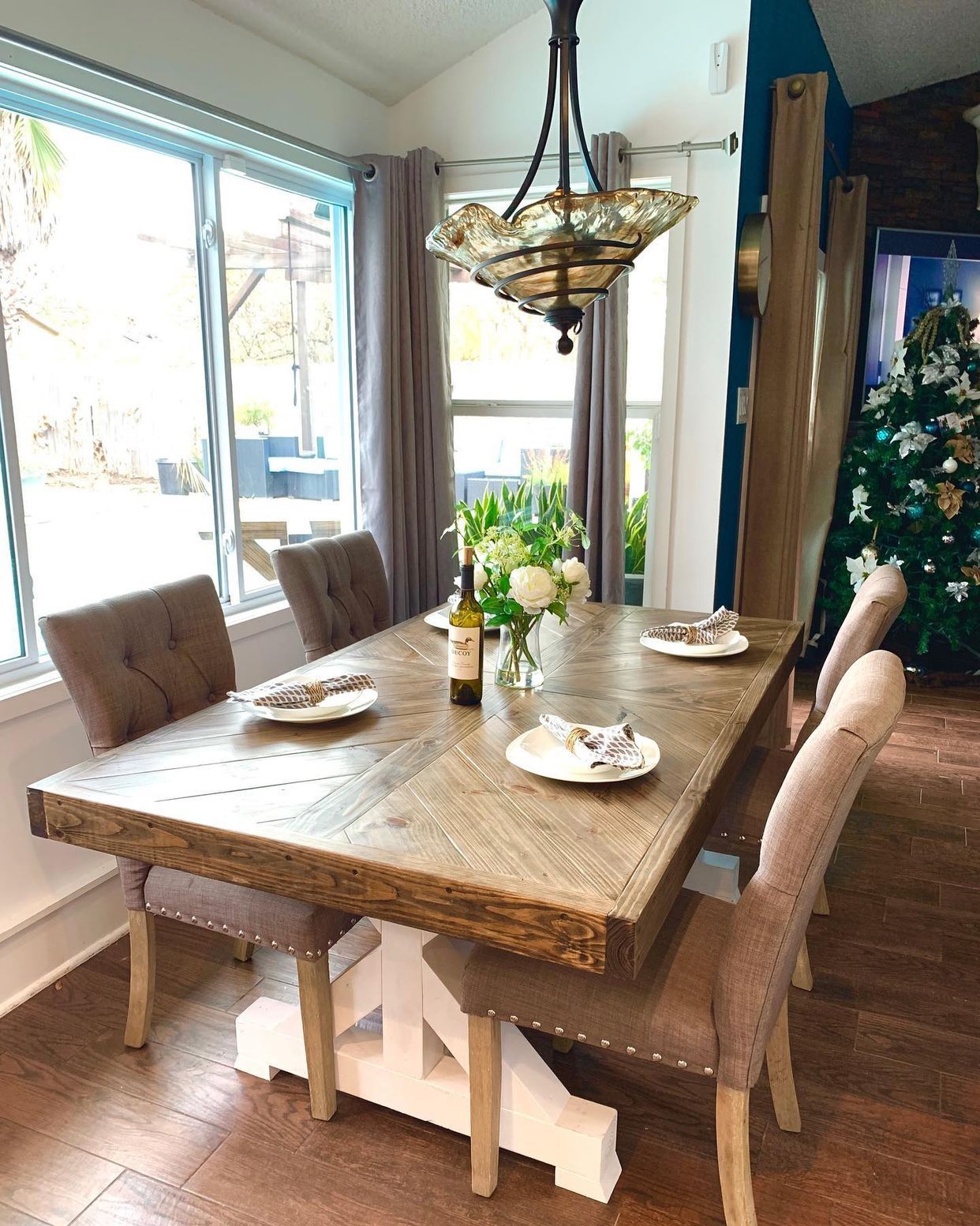 Full House Kitchen Table