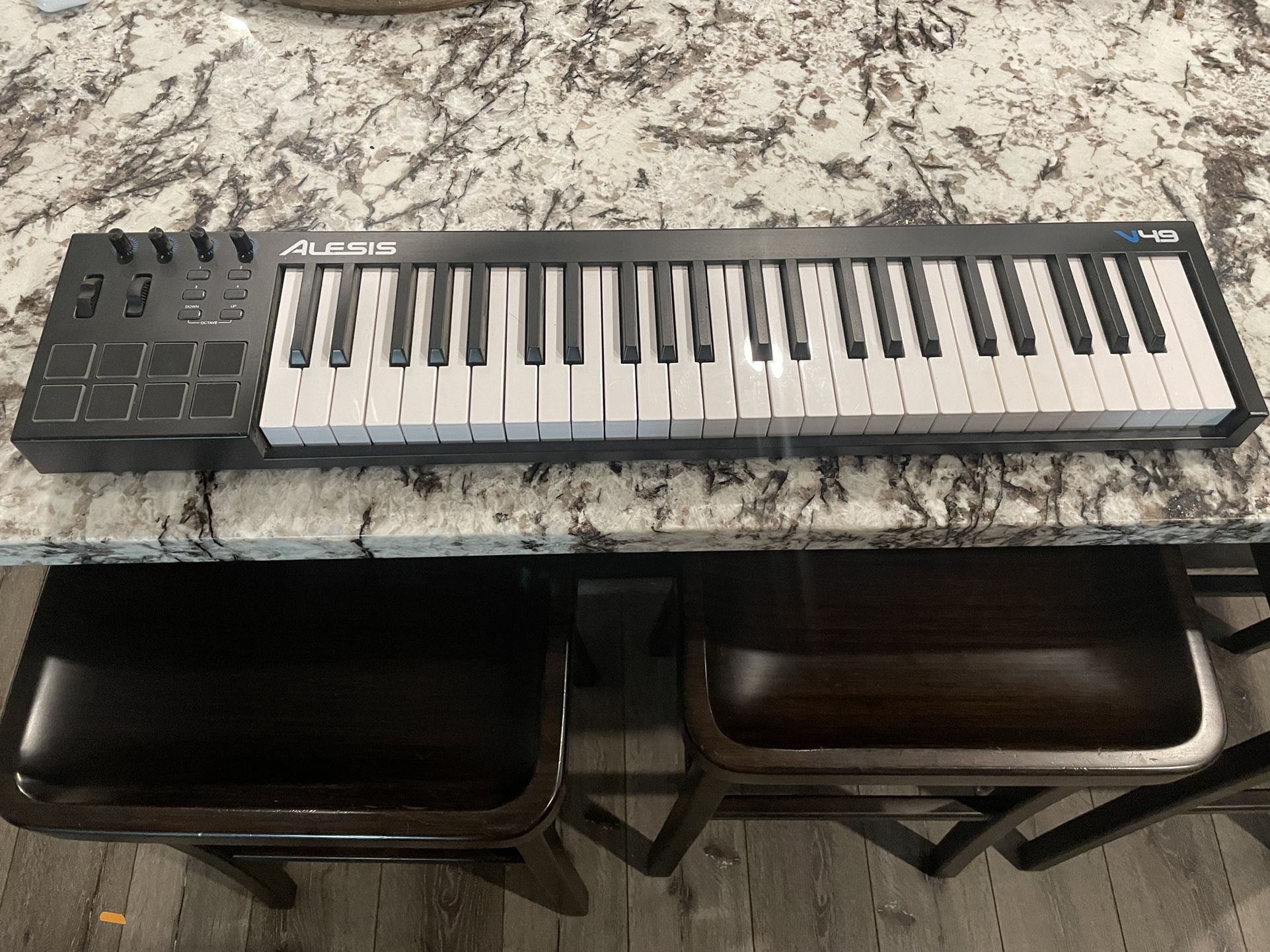 Alesis V49 49-Key Keyboard Controller for Sale in Lincoln, CA - OfferUp