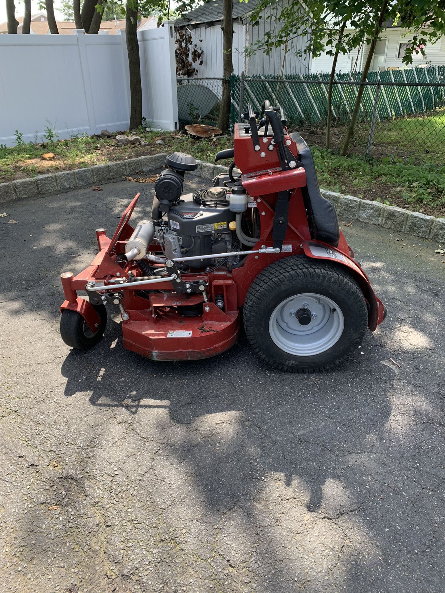 Ferris 36”zero turn mower with catcher less then one year old for Sale ...