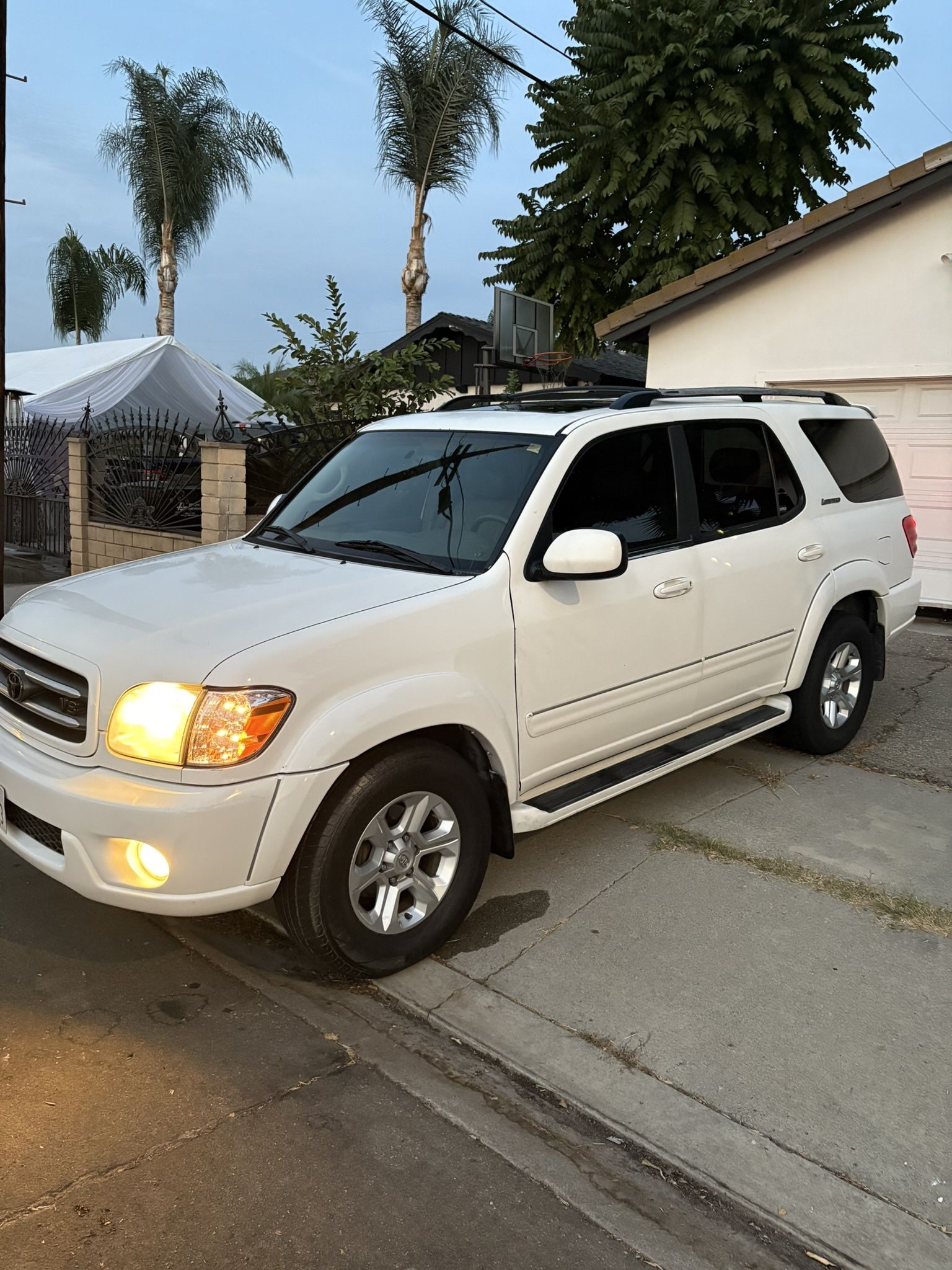 2004 Toyota Sequoia for Sale in Los Angeles, CA - OfferUp