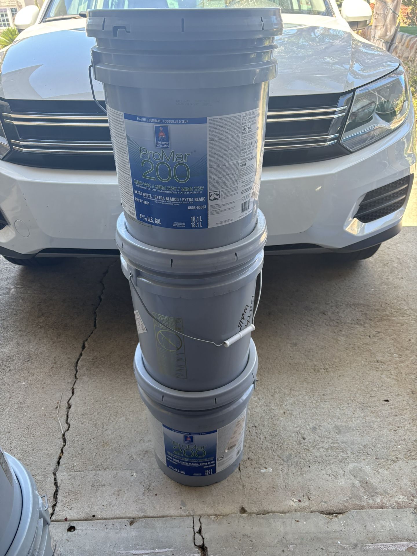 15 Gallons Pro Mar 200 Egg Shell for Sale in San Diego, CA - OfferUp