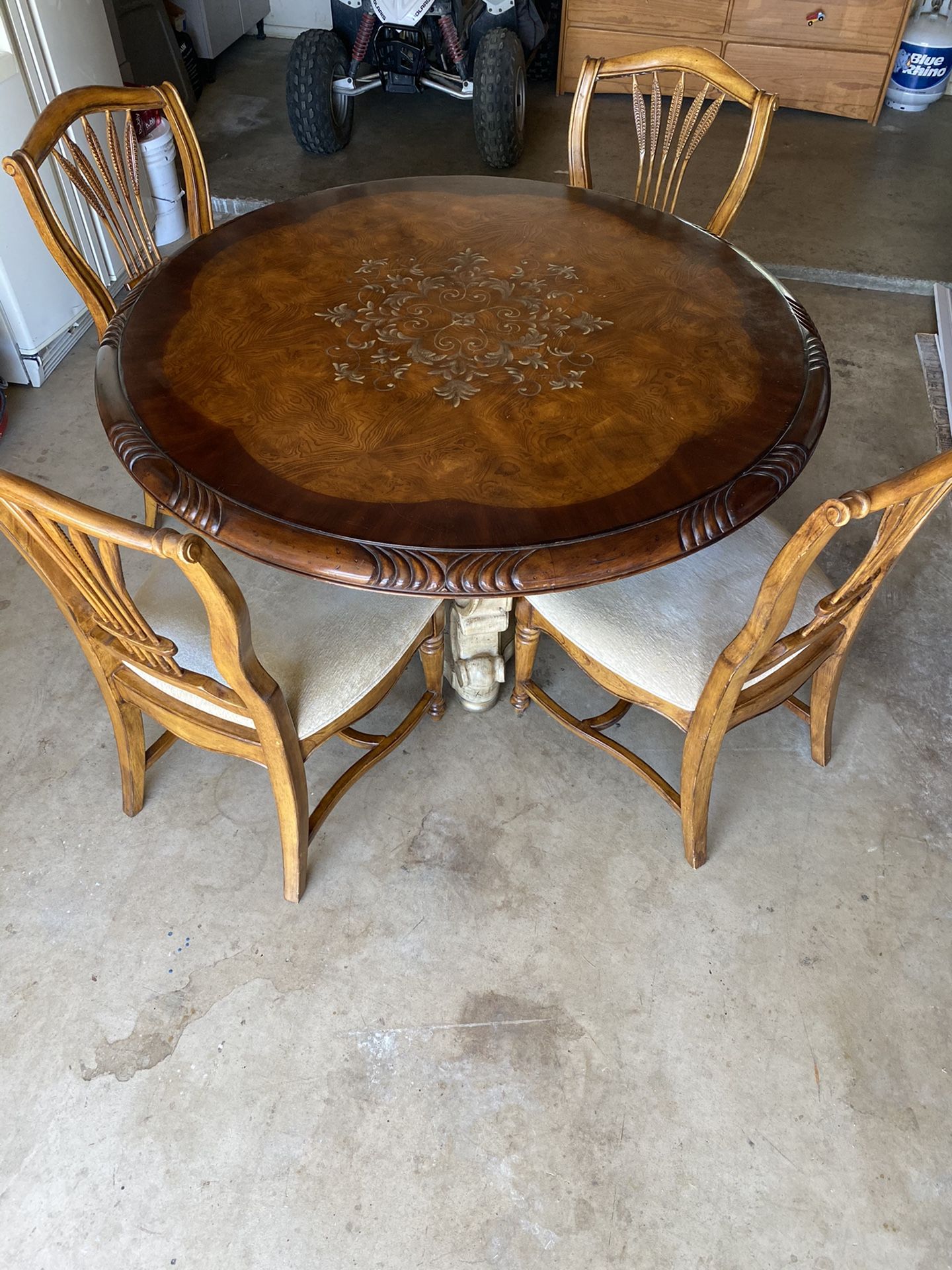 Drexel Heritage Round Dining Table for Sale in Redlands, CA - OfferUp