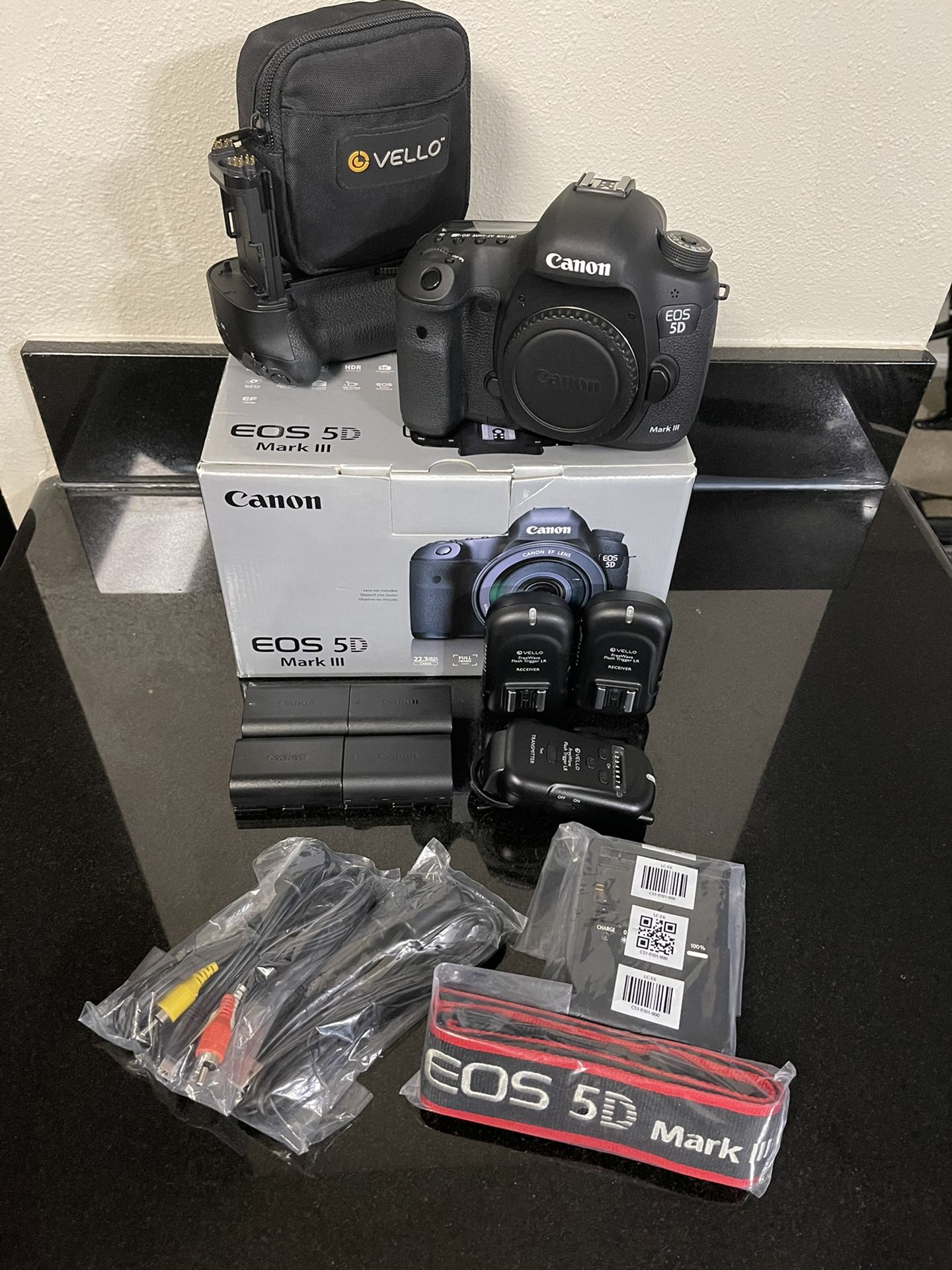 Like New - Canon EOS 5D MIII 22.3mp Full Frame DSLR Camera