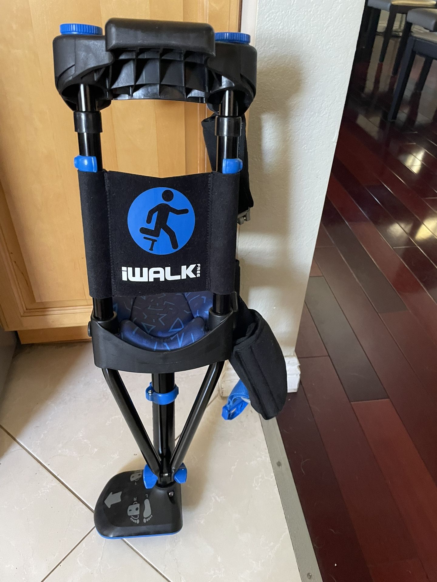 iWALK 3.0 Hands Free Crutch - Excellent Condition, Brought 8/22/24 ...