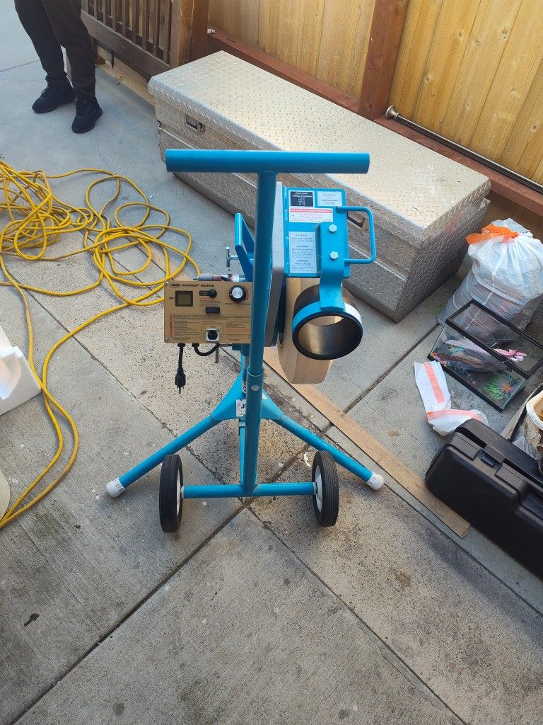 Pitching Machine Super Softball for Sale in Encinitas, CA - OfferUp