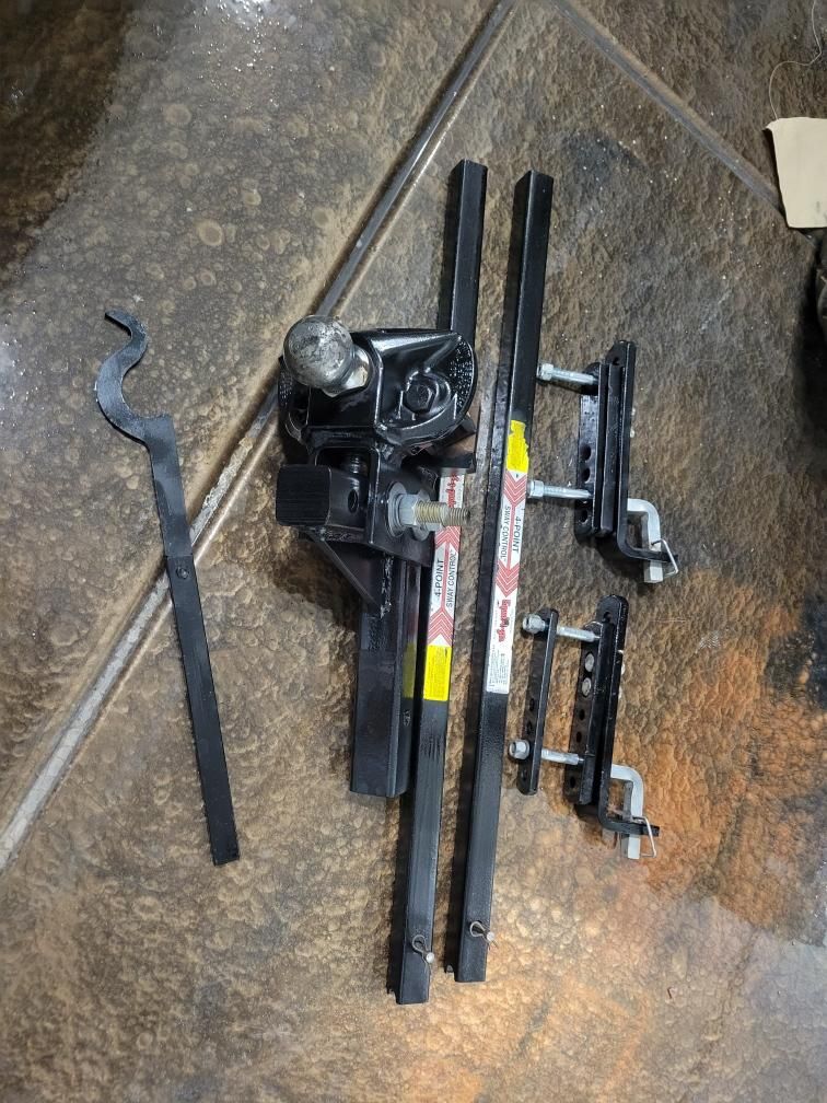Equal-I-zer Brand Load Leveling Tow Hitch for Sale in Peoria, AZ - OfferUp