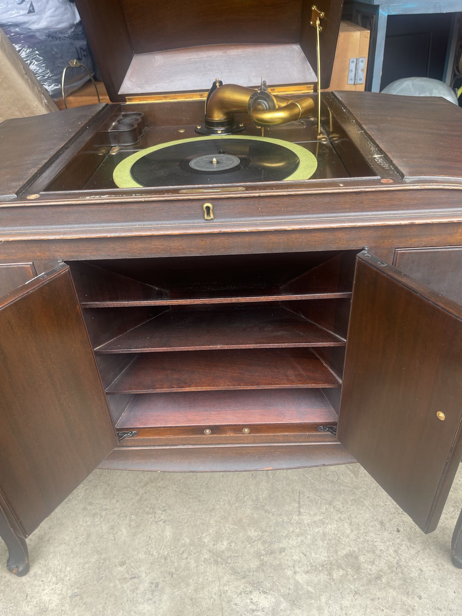 Antique Victor Victrola VV-300 Humpback Console Phonograph In Mint ...