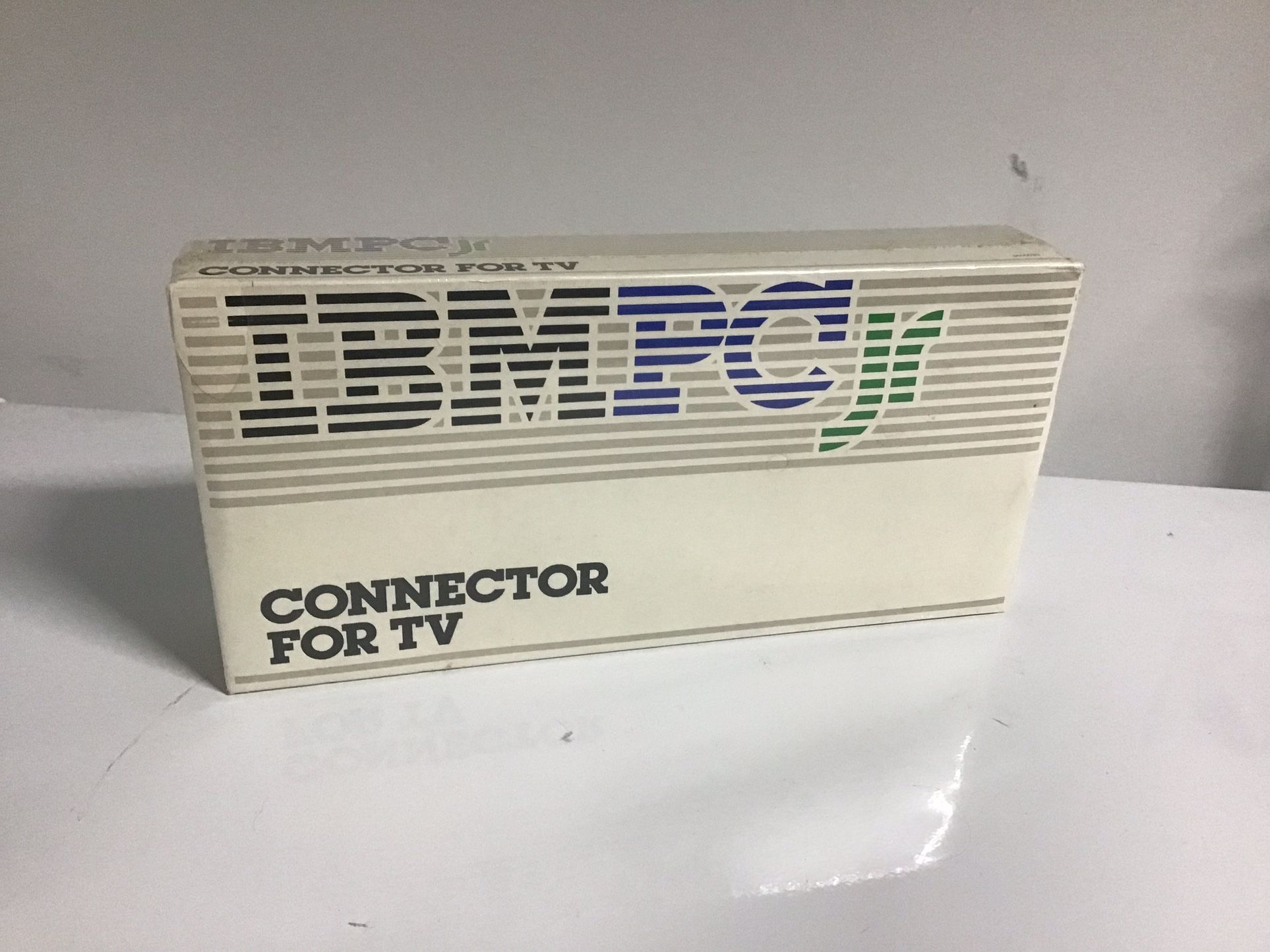 Vintage Computer Lot UNIX keyboards, IBM PCJR Printer, CGA monitor, EGA ...