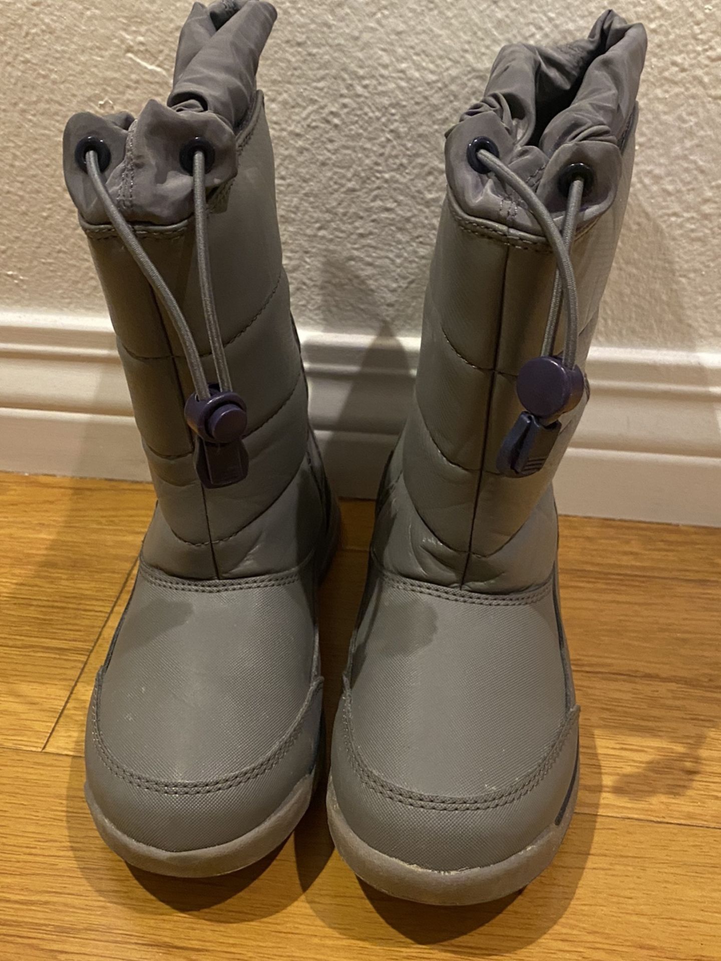 LandsEnd Girl Snow Boots Size 13 for Sale in Highland Park, CA - OfferUp