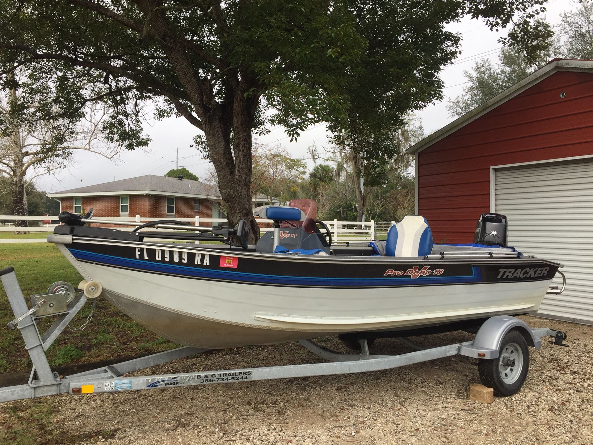 Bass tracker pro deep V 16’ aluminum boat. for Sale in DeLand, FL - OfferUp