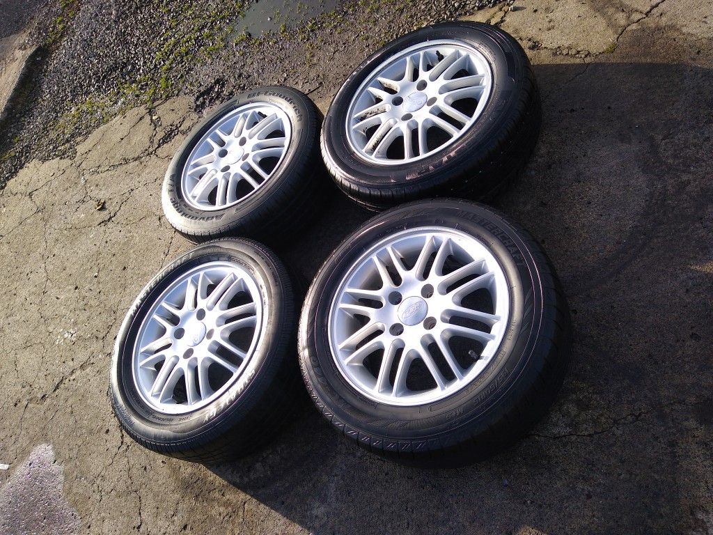 Rines 15x6 De 4 Hoyos Para Ford Focus Bolt Pattern 4x108 Con Llantas ...