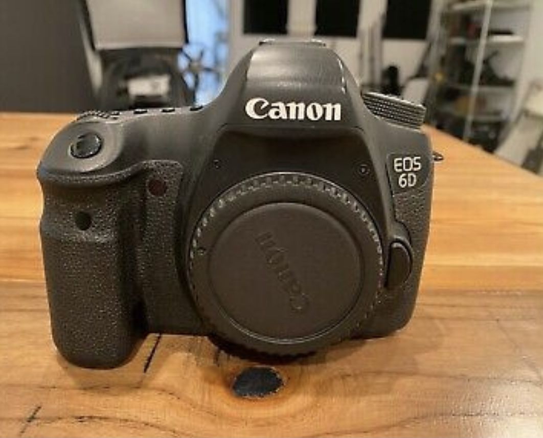 Canon Camera EOS Black for Sale in New York, NY - OfferUp