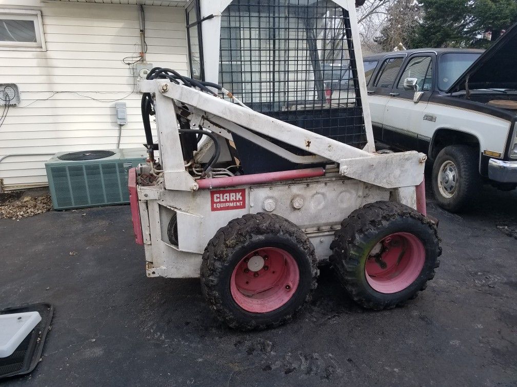 Bobcat M-610 skid steer for Sale in Melrose Park, IL - OfferUp