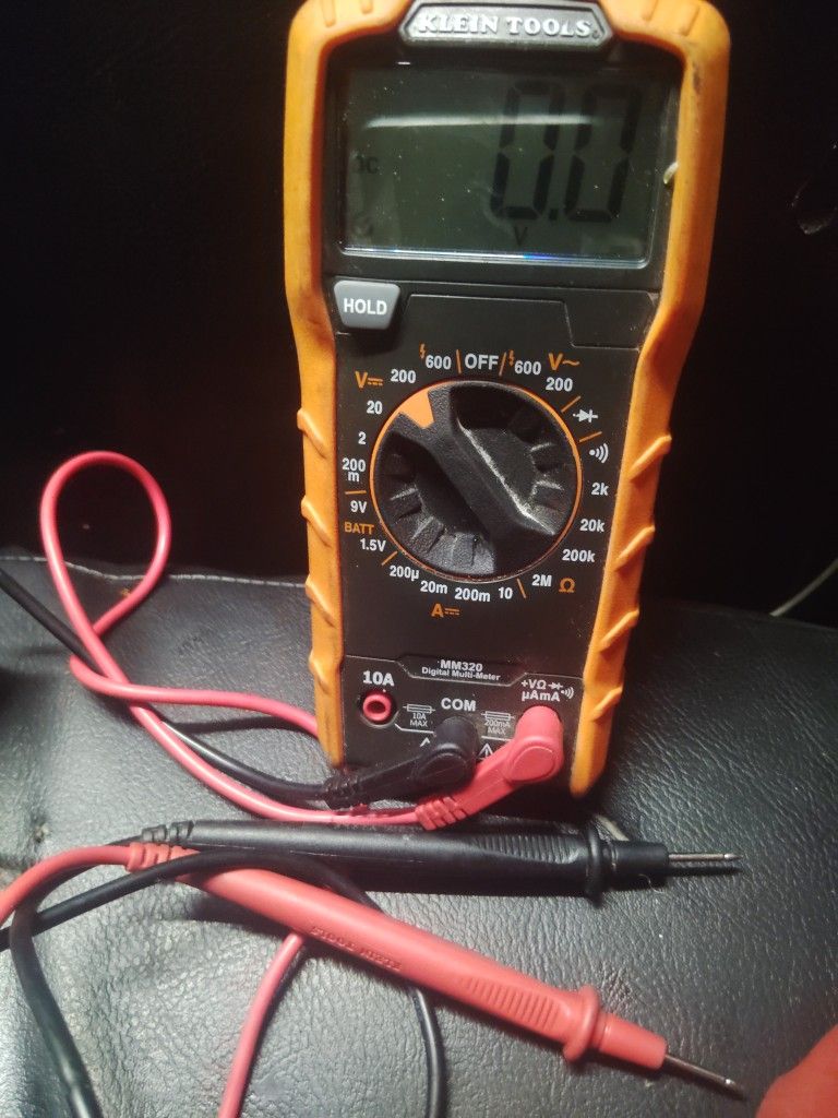 Klein Tools Multimeter Mm320 for Sale in Houston, TX - OfferUp