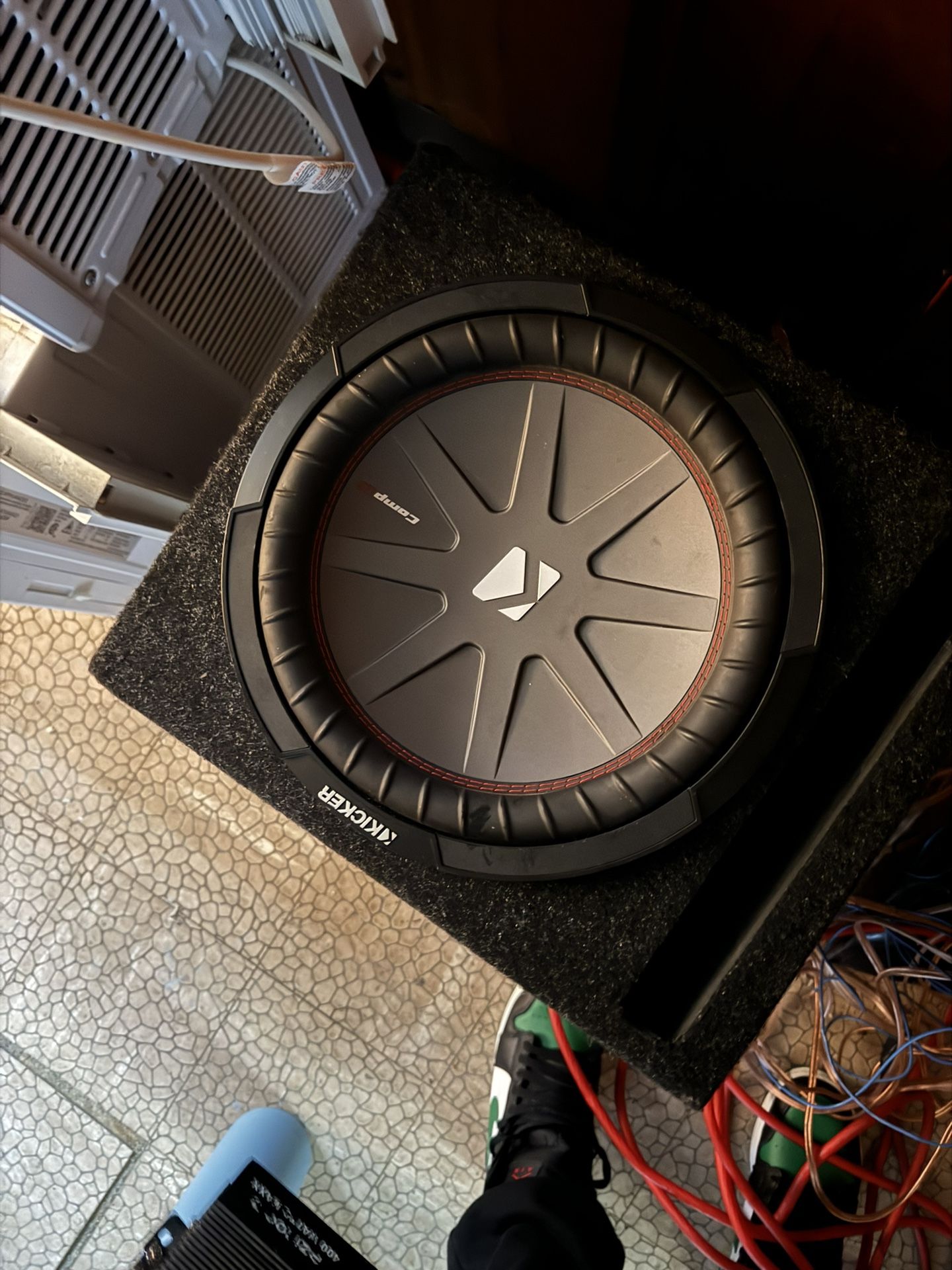 12 Inch Kicker And Amp 200 for Sale in Pawtucket, RI - OfferUp