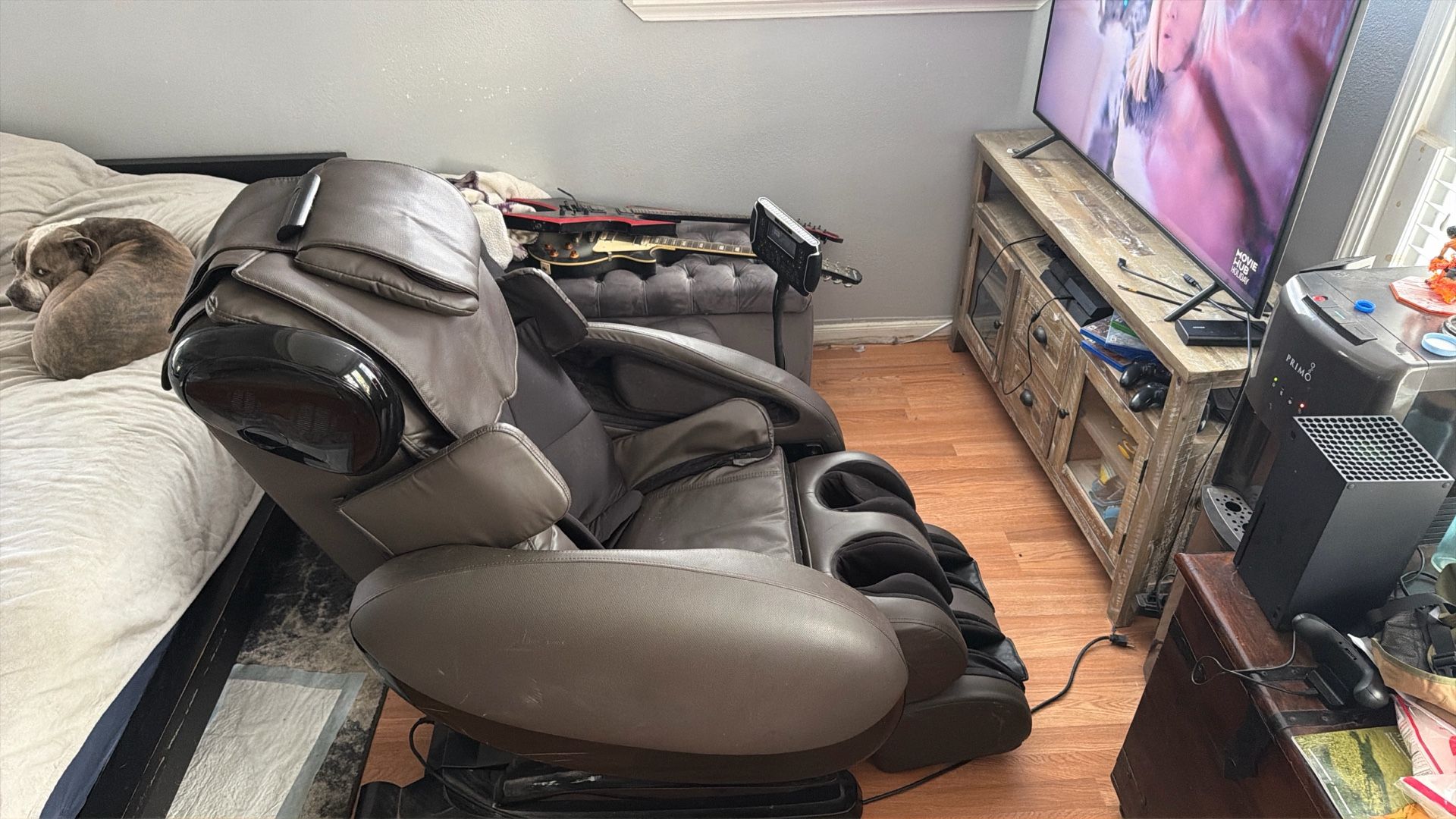 usj-9000 massage chair for Sale in Houston, TX - OfferUp