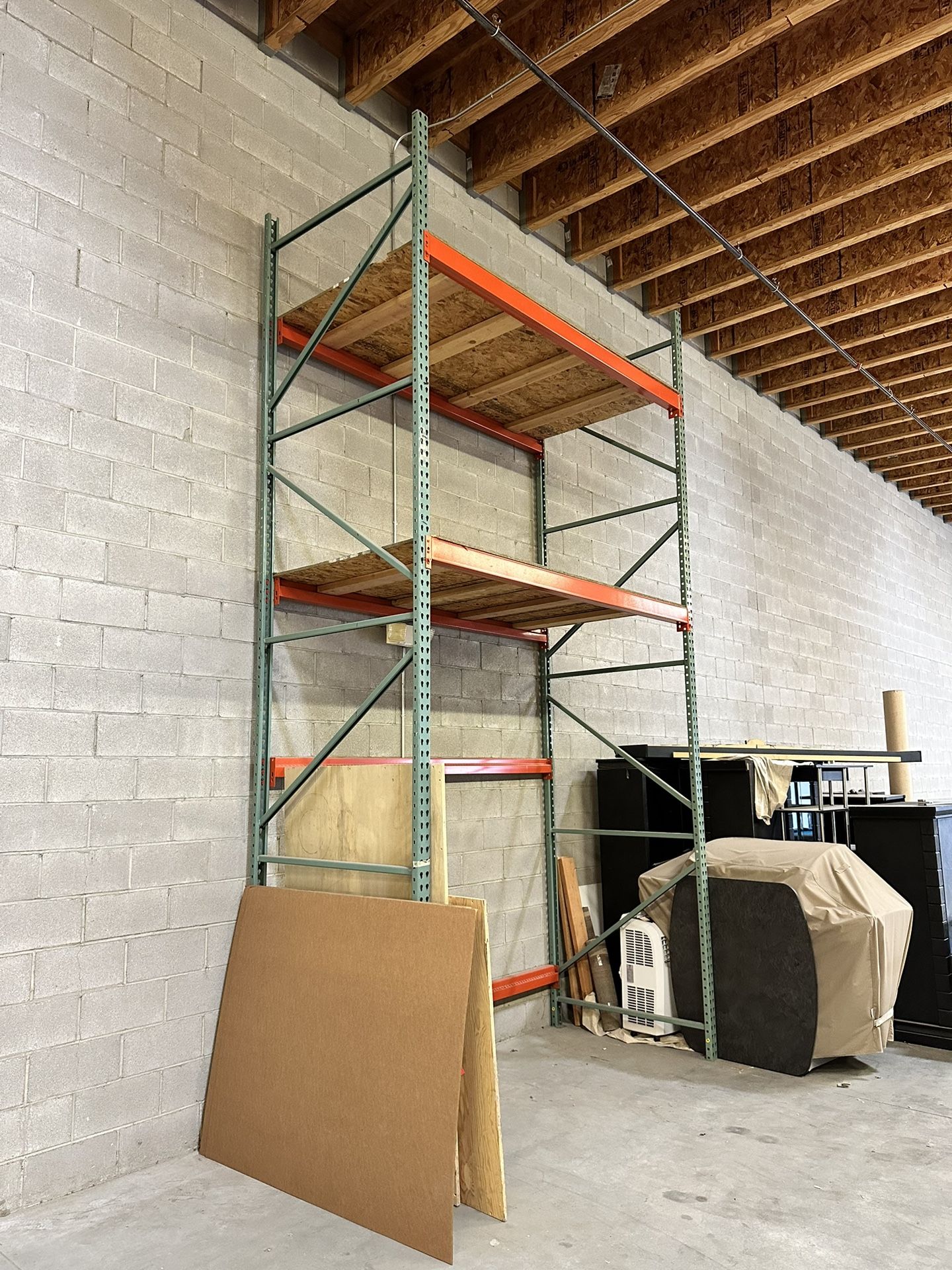 Heavy-Duty Pallet Rack Shelves 16ft & 8ft High for Sale in Henderson ...